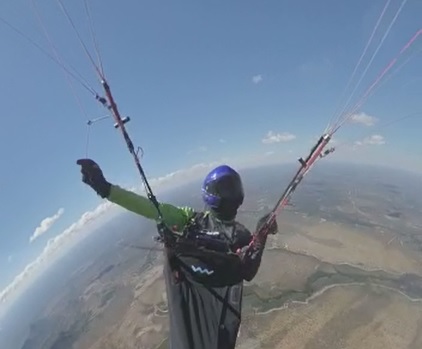 Junto a equipe de Alfredo Chaves, piloto capixaba realiza voo inédito ...